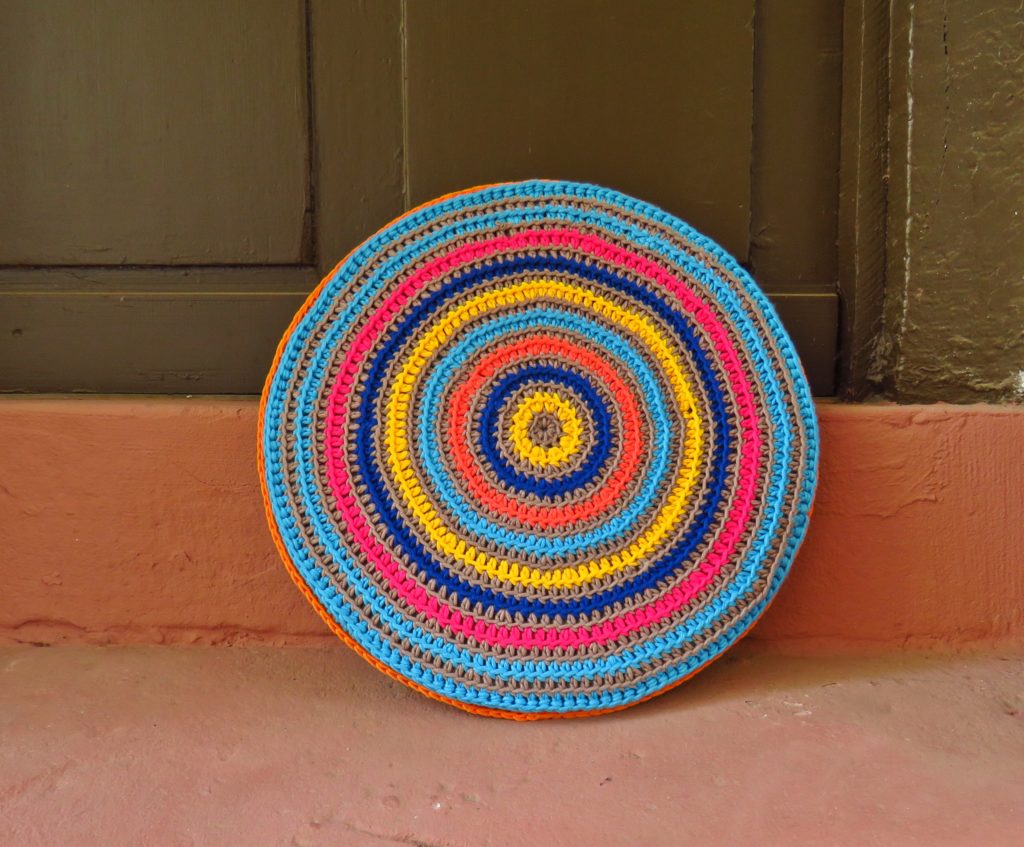 Sitzkissen Rund und Bunt (PDF) - Crochetta Strick- und Häkeldesign