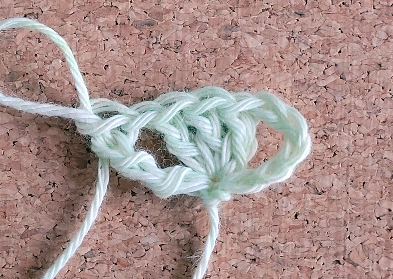 Einfaches Dreieckstuch selber häkeln - Crochetta Strick- und Häkeldesign